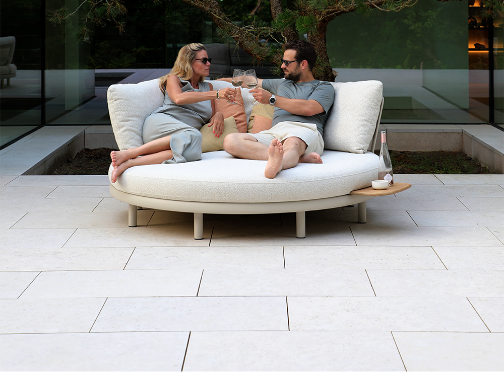 Aspen Outdoor Round Aluminium Daybed - Bay Gallery Furniture